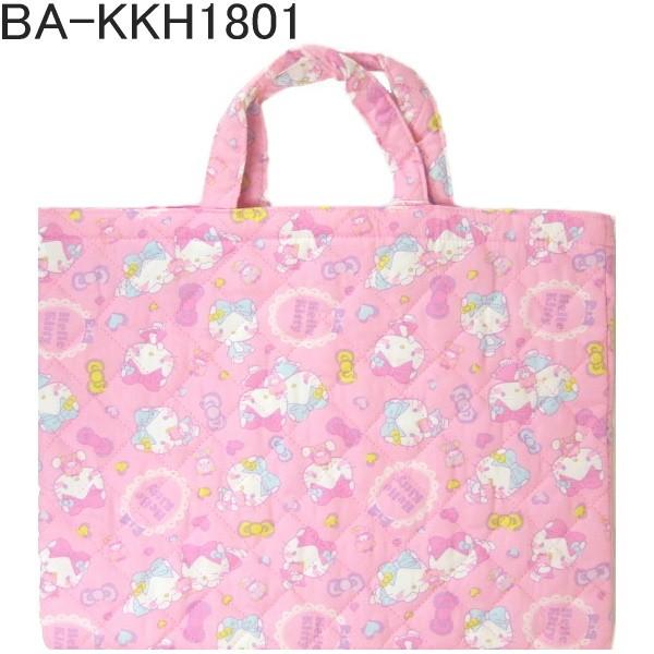 【カラー】ピンク【素材】綿/ポリエステル【サイズ】約39×31cm （持ち手含まず）【重量】約120g【生産国】日本HELLO KITTYのキルトレッスンバッグが新登場。リボンやハート柄などがプリントされたキルティング素材のレッスンバッグで...