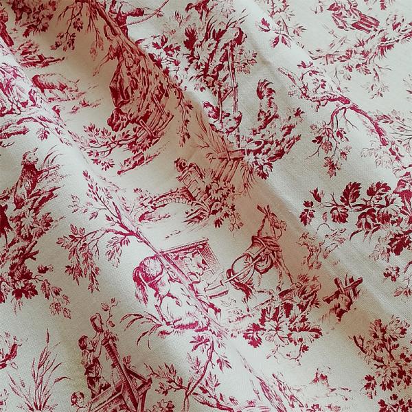 ■size幅=77cm　長さ=39cmベージュカラーにバーガーンディーの絵柄を合わせたトワルドジュイのファブリックです。ブランコで遊びや荷馬車や羊の世話をす様子など牧歌的な風景が描かれています。大きな柄ではなく小さな絵柄がギュッと詰まってい...