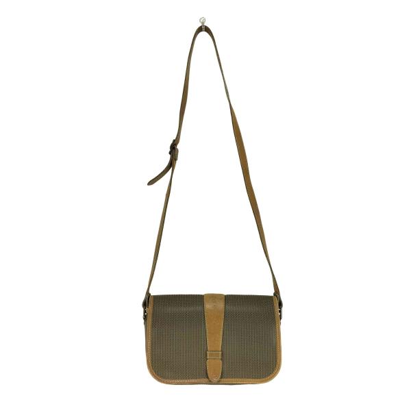 こちらの商品は原宿キャットストリート北ウイング店の取り扱いです。完売・移動している場合がございますので(03-6447-5566)にご連絡頂き、(1140022391799)をお伝えください。当店では実店舗と他店舗にて併売を行っております為...