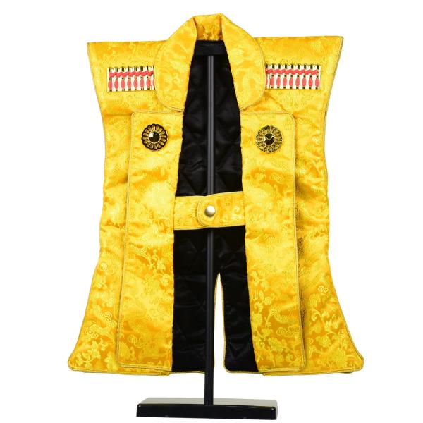 五月人形の脇飾りとしてお使いいただけます。お子様が着用することもできます。■サイズ(平置き)：身幅約39cm×着丈約47cm/飾り台の高さ約48cm■着用対象年齢：0歳〜3歳（目安）