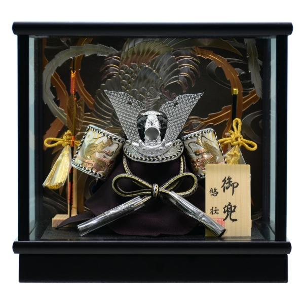 コンパクトながらも弓太刀付きの豪華なケース飾りです。敷布は緑か紺からお選びください。オプションで敷布に家紋か名前が入れられます。※家紋は名称をお間違えないよう（※丸の有無についてのお間違いが多いです）特にご注意ください。※家紋の正確な名称が...