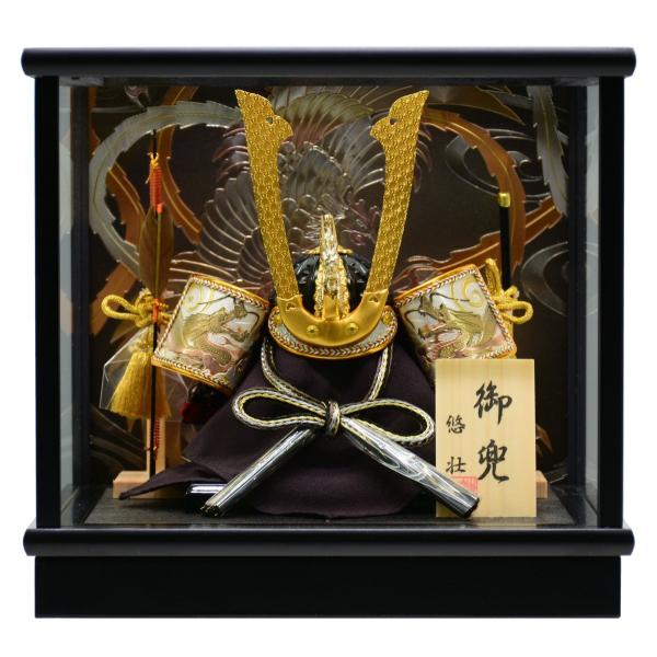 コンパクトながらも弓太刀付きの豪華なケース飾りです。敷布は緑か紺からお選びください。オプションで敷布に家紋か名前が入れられます。※家紋は名称をお間違えないよう（※丸の有無についてのお間違いが多いです）特にご注意ください。※家紋の正確な名称が...