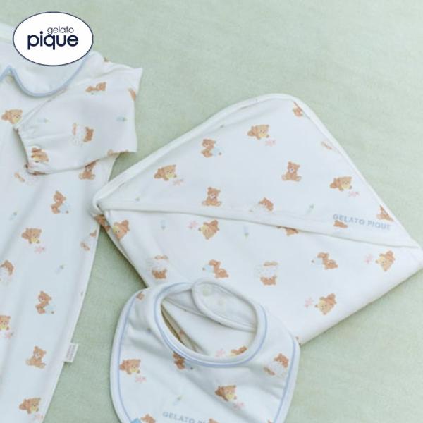 【ベビーベア柄のソフトな肌触りのブランケット】【Design/Styling】赤ちゃんベアの絵柄をプリントした、柔らかなカットソーのBABYブランケット。ワンポイントで水色のロゴを効かせて、品のあるデザインに仕上げました。フード付きなので毎...