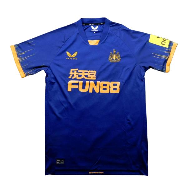 ■ 製造元 : CASTORE■商品詳細メーカープロダクトコード：TM121822シーズンのアウェイモデルです。全体的に通気性の良い生地が用いられており実用性に優れています。■販売中の商品につきまして＊同じサイズでもメーカー毎で大きさの異な...