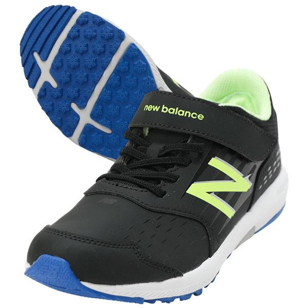 速く、快適に走りたいキッズ向けレーシングシューズ「NB HANZO V」。面ファスナーとゴムシューレース仕様のオールシンセティックレザーモデルに、シーズナルカラーが新登場。前足部のラバーパターンが優れたグリップ性を発揮し、踵部のN DURA...