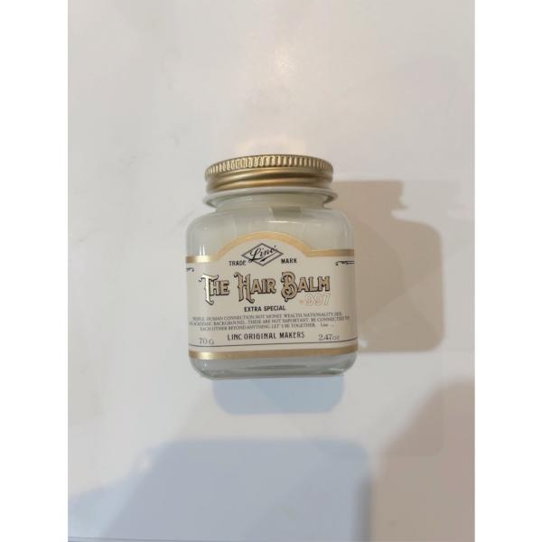 オリーブ油含む8種の天然オイルが頭皮・毛髪にうるおいを与えてくれます。 適量を手のひらの温度で温めると伸びがよくなり、髪のボリュームアップ・ダウンやまとめ髪など様々な用途でお使いいただけます。 上質な天然オイル由来でできているので、使用後は...