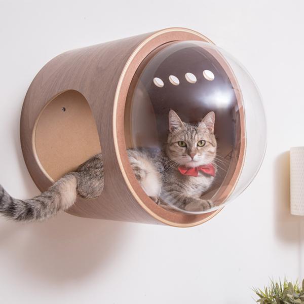 宇宙船のようなデザインが可愛いキャットステップ用猫ベッド■備考:MYZOOの宇宙船シリーズ猫用ベッドです。キャットステップ用として壁に取り付けるのはもちろん、平置きしてベッドとしてもお使いいただけます。遊び心のあるデザインですが、天然木で無...