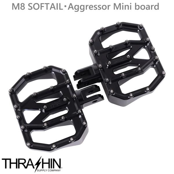 THRASHIN SUPPLY・AGGRESSOR・2018up M8ソフテイル・ドライバーミニフロアボード　ブラックTHRASHIN Mini Aggressorフロアボードは、洗練されたタイムレスなデザインを維持しながら最大限のグリップ...