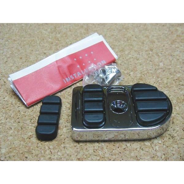 Kuryakyn・FX＆FXDWG★ISOブレーキペダルパッドクリアキン３ラバーブレーキペダルパッド、クロームメッキ仕上げです。新車装着のゴム製のパッドを取り外して付け替えるタイプの商品です。装着も簡単なので、お勧めのパーツです。品番：80...