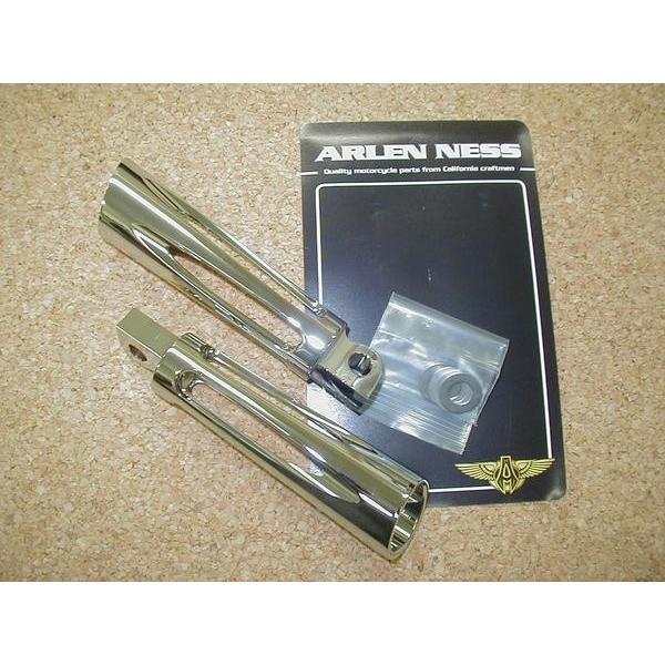 ARLEN NESS DEEP CUT MALE MOUNT FOOTPEGS.アレンネス ディープカット フットペグ・左右セット クロームです。同じディープカットシリーズのフットボードやシフターなどと合わせて装着されますと一体感が出てバラ...