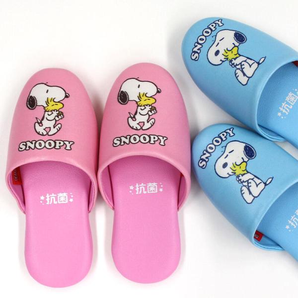 メール便可能商品人気のスヌーピーの子供用スリッパスリッパ。ビニール素材でお手入れ簡単！抗菌加工ですので、安心ですね。医院、歯科医院様からのご注文の多い商品です。お子様のトイレ用としても最適です。これからトイレトレーニングをされるお子様にも、...