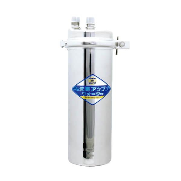 【商品名】元氣アップウォーター・アンダーシンク型【商品説明】全国の霊石・薬石と言われるものの中から、波動測定器を用いて選ばれた石を6種類と、更には高性能ヤシガラ活性炭+ゼオライト+コーラルサンゴの3種類の素材を用いて、水道水に含まれる重金属...