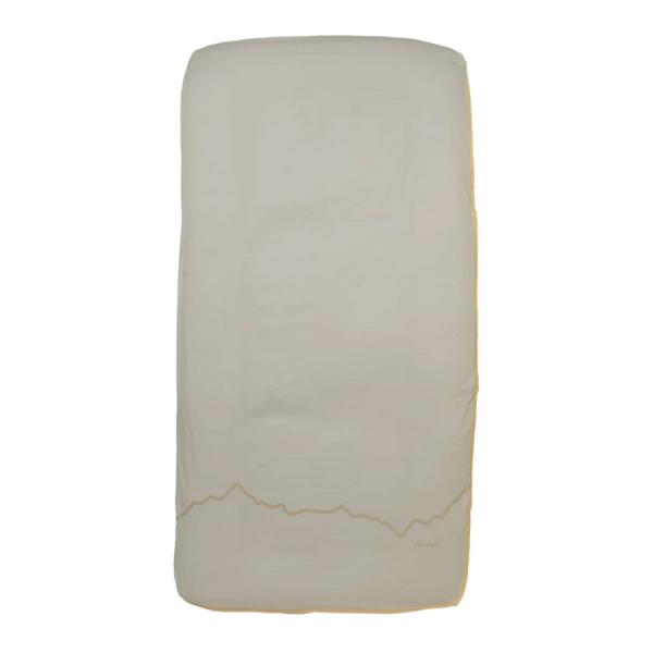 2023FWナンガパルバットの稜線をモチーフにしたデザインデュベとデュベカバーに始まり、ブランケットの種類も拡充しているGOOD SLEEPINGですが、今季からマットレス用のシーツもラインナップしました。GOOD SLEEPINGで寝室の...