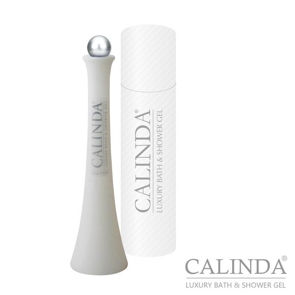 香水をモチーフにした香りのバブルバス&amp;ボディウォッシュ。ラグジュアリーなバスタイムを演出します。バブルバスとしての使い方)はじめに本品を適量(10 〜 20ml)をバスタブに入れ、その上からお湯を勢いよく注いで泡立ててからお入りくだ...