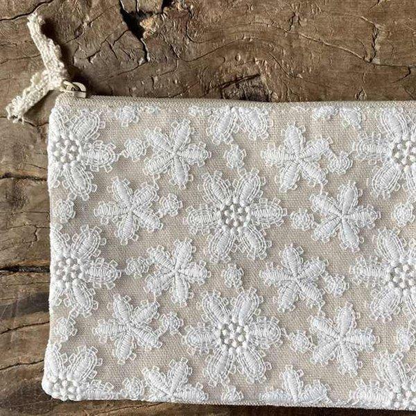 レース ポーチ レース布 レース生地 12×18センチ レース刺繍 雪の刺繍 麻 チュールレース Snow Flower スノーフラワー A1 フラットポーチ 花刺繍 ヨーロピアン おしゃれ エレガント かわいい アンティーク『Snow F...