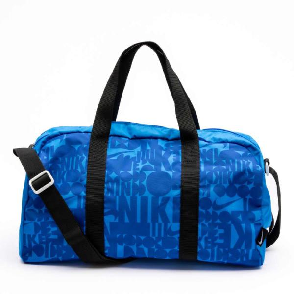 商品情報[ 商品詳細 ]ボストンタイプのプールバッグ。NIKEをちりばめたデザインが特徴的。ショルダーストラップはバックル付きで長さ調整が可能。通気性をよくするための水抜き穴あり。[ カラー ]ブルー[ 素材 ]ポリエステル[ サイズ ]4...