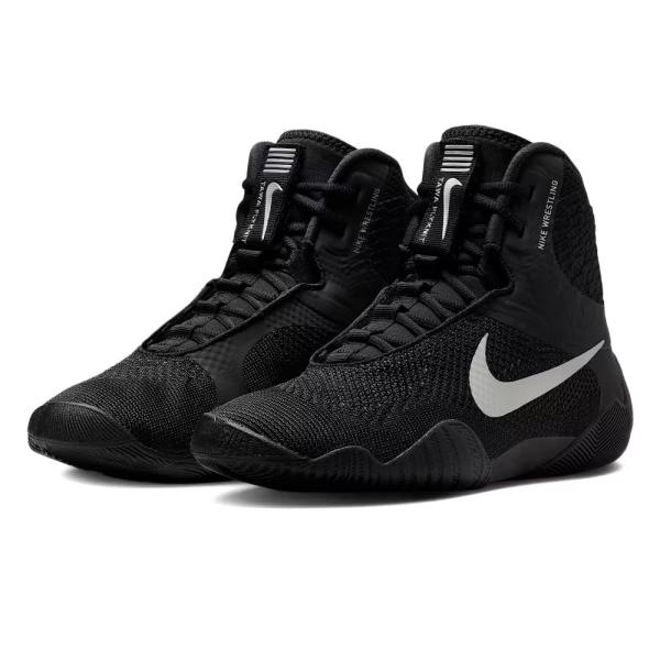 素早い動き、強いグリップ、確かな安定性――すべてを兼ね備えた新世代レスリングシューズ、「Nike Tawa」。あなたのマット上でのパフォーマンスをワンランク引き上げる一足です。特長超軽量 &amp; 通気性に優れたFlyknitアッパーフラ...