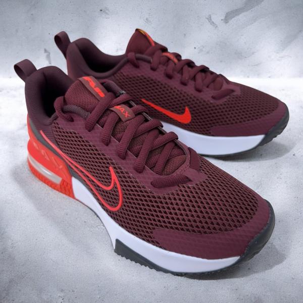 [商品詳細]エア マックス アルファ トレーナー 6は、頑丈さと快適性という2つの長所を兼ね備えた一足で、過酷なワークアウトに最適。 フラットで幅広のベースが沈み込みを防ぎ、目標の設定と達成をサポートします。ビジブル「パフォーマンスAir」...