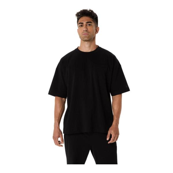 【商品詳細】●・アスリートが競技を離れてリラックスするときに着るために作られたリラックスフィットアイテム・左胸にはポケットを採用【カラー】パフォーマンスブラック【素材】本体 ポリエステル100%、ウエスト部分 ポリエステル70% ポリウレタ...