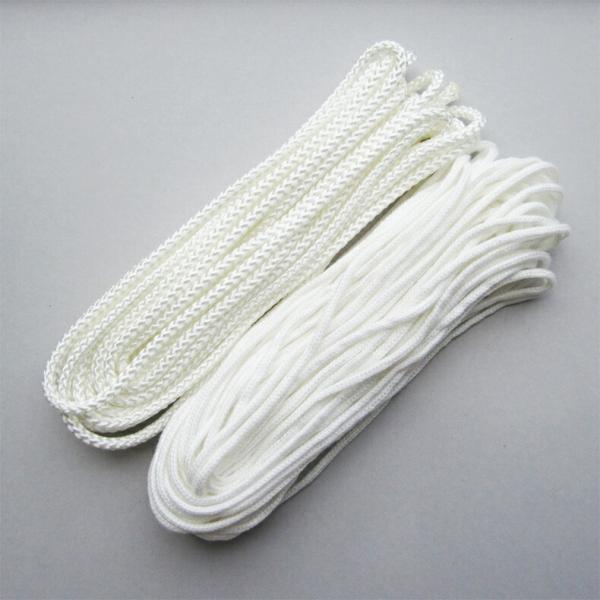 ●ソフトバレーボールネットを通常のバレーボールコートで使用する際に、補助ロープとして使用します。●ソフトバレーネットをバレーボールコートで使用する際の補助ロープです●上部ロープ:長さ300cmx2本直径0.4cm引き紐:長さ300cmx6本...