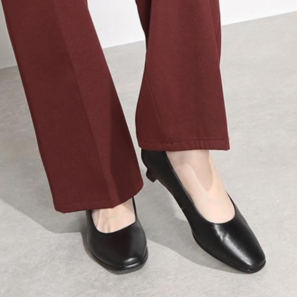 ■カラー：BL  ブラックCHICSLICK by.enchanted シックスリックバイエンチャンテッド【3E】本革スクエアトゥパンプス　1101ベーシックなデザインのパンプス。ローヒールなので普段ヒール靴を履きなれていない方にもおすすめ...