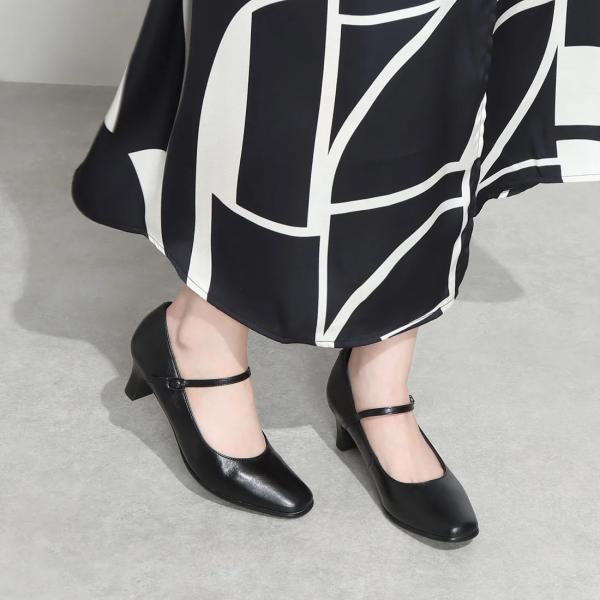 ■カラー：BL  ブラックCHICSLICK by.enchanted シックスリックバイエンチャンテッド【3E】本革ストラップパンプス　1104ベーシックなデザインのパンプス。甲のストラップで足もとにしっかりとフィット。安定感のあるヒール...