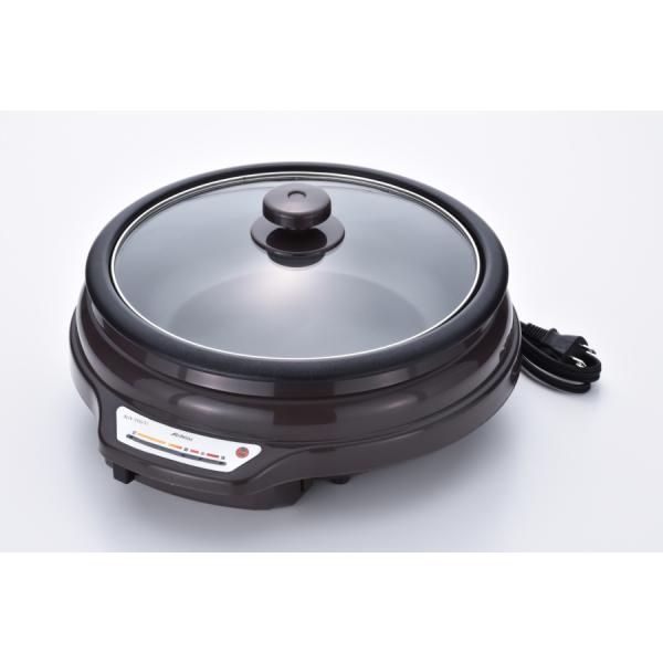 ●ボリュームのある大きな深型グリル鍋。●お鍋が外せて洗いやすく後片付け簡単。●深型なのであったか煮込み料理に最適。●鍋の内面は離型性の良いフッ素樹脂加工。●中身が見れるガラス蓋付き。●無段階温度調節。