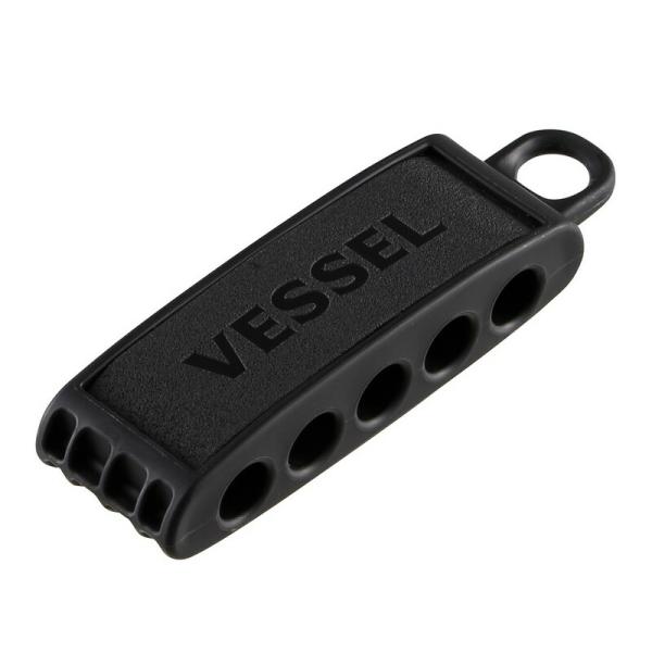 商品情報説明 好みに合わせて色を選べます。用途 ビットの収納、携帯に。機能 5本のビットをまとめて収納できます。4色のカラーバリエーションでビットの種類や用途に合わせて使い分けが可能です。カラナビに取り付けできる吊り下げ穴付きです。仕様 ●...