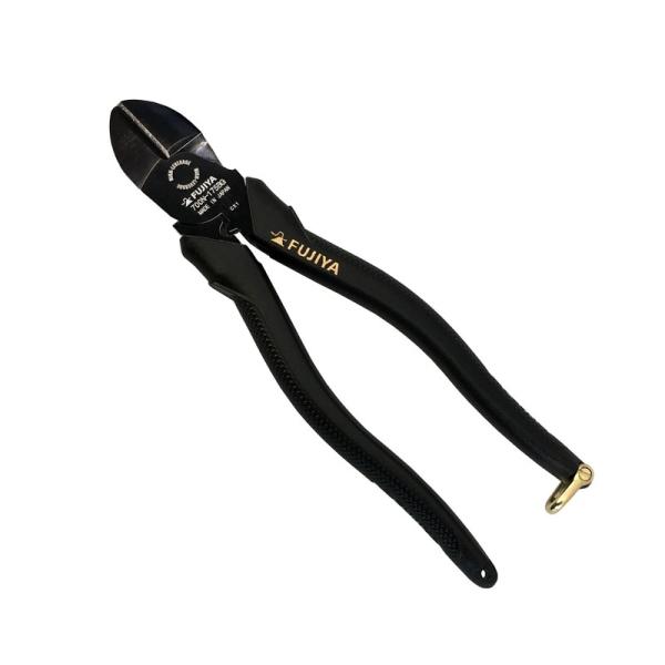 商品情報説明 黒金仕様の偏芯テコで従来製品より軽い切れ味です。用途 内線、外線工事の電気設備工事などの電線の切断。機能 高性能特殊鋼に独自の熱処理を施し、切れ味・耐久性に優れています。金色のシャックル付きで落下防止コードの装着もラクにできま...