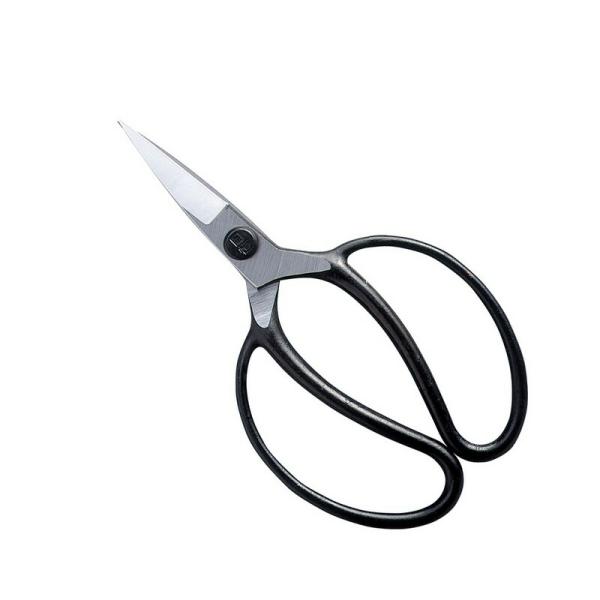 商品情報説明 プロが認めた品質です。用途 植木鋏。機能 庭園の松の木の手入れ用の鋏です。最高級刃物鋼を材料とし、刃持ちと切れ味を発揮します。角ボルト、緩み止めオーディーナットを使用しています。仕様 ●全長：210mm。●重量：240g。●刃...