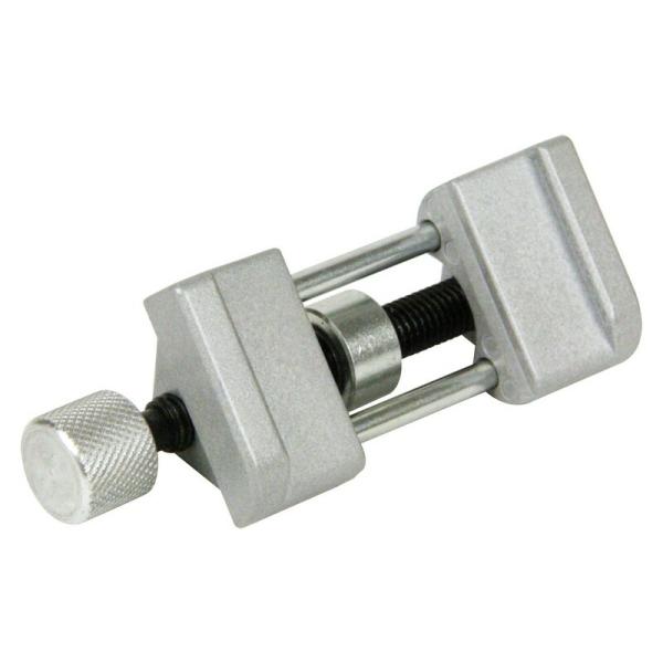 商品情報説明 砥石と刃先の角度を合わせてネジを締めるだけでかんな・のみの刃砥ぎが出来ます。用途 カンナ刃・ノミの刃研ぎの際の角度を固定するガイド。機能 カンナ刃やノミの刃研ぎの際にネジの調節で、刃先の角度を研ぎたい角度に簡単に固定できます。...