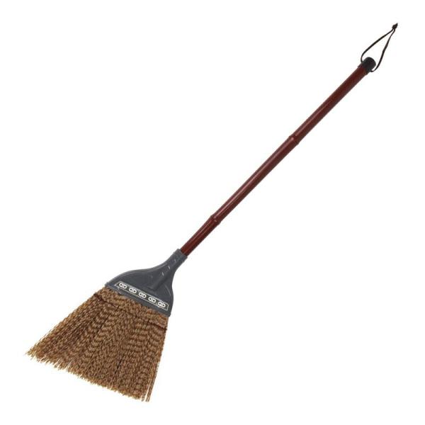 商品情報説明 水に強く丈夫でコシのある樹脂製ホーキです。用途 外回りの掃き掃除。機能 砂ホコリや髪の毛などの細かなゴミを掃き取ることが出来ます。穂の繊維がプラスチック(ポリプロピレン)で出来ている為、水に濡れても穂の繊維同士が絡みません。収...