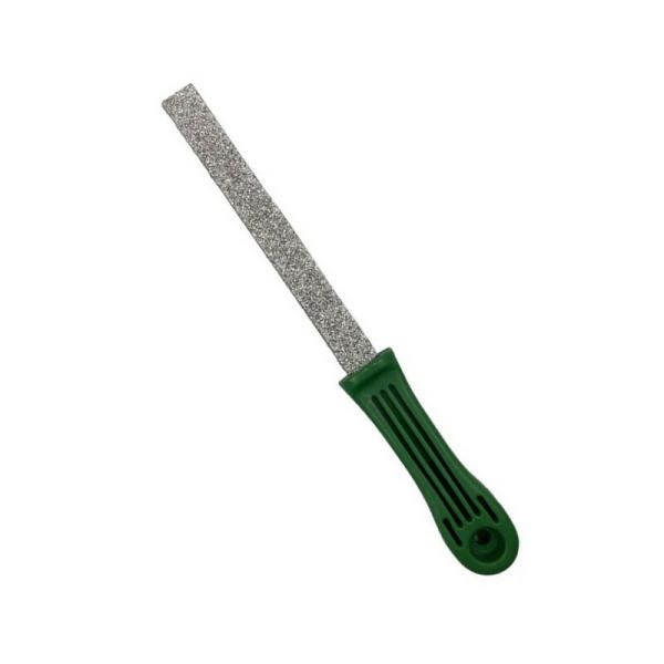 商品情報説明 ハードな使用にも耐える超硬ヤスリです。用途 木材・石材の加工。機能 木材・石材・コンクリートの加工に最適です。ざっくりと仕上げる荒削り用のヤスリです。仕様 ●粒度：40。●形状：平。●全長：265mm(ヤスリ部：150mm)。...