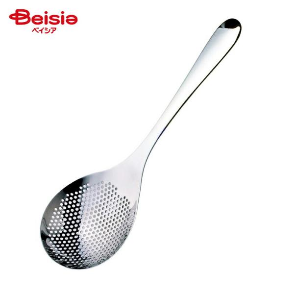 サイズ:約31.5×10.2cm 本体重量:0.13kg 食洗機使用・煮沸消毒可能 水を通しても抵抗が小さく、素早い油切り・湯切りを実現しました 洗いやすく清潔なパンチングメタル おたまとしゃもじを兼ね備えた「オタモ」は鍋底の隅までしっかり...