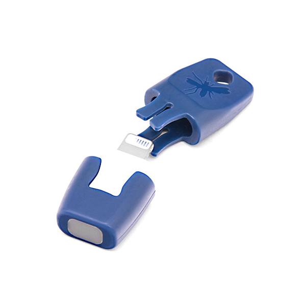 いつでもスマホで虫さされケア! スマホの充電ポートに差し込んで使用する虫さされ対策機器