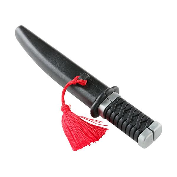 コンパクトな日本刀型ハサミ。刃体の反りや刃紋までリアルに再現!