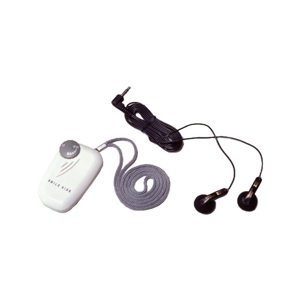 メーカー：旭電機化成JAN：4962644931385型番：AKA-102■商品説明■●軽量薄型で胸のポケットにも収納できます●ベルトに挟めるクリップと首から提げられるストラップ付ですので服装に合わせた使い方ができます●イヤホンはステレオタ...