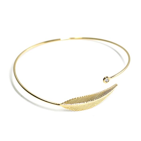 〜 フリーサイズの真鍮製バングル、ブレスレット 〜シャープで流れるようなリーフモチーフをメインに輝く一粒CZキュービックジルコニアのゴールドバングル、ブレスレット製作のパーツです。本体に丸カンを使用して他のパーツや装飾などをつけられます。そ...