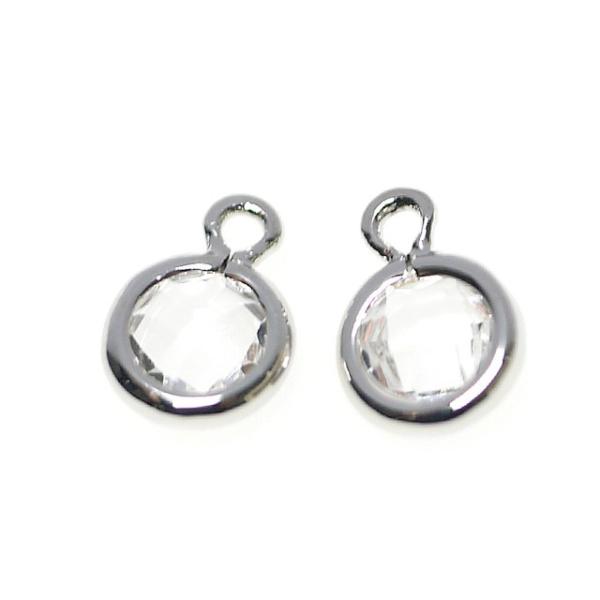 【シンプル！＆プチサイズのガラスチャーム】シンプルな円形の淵に囲まれたクリスタルカラーガラスGlassシルバーチャーム、ペンダントです。上部のカン（内径：約1.0mm）にピアスフック、紐、チェーンなどを通してお使いいただけます。*類似品やコ...