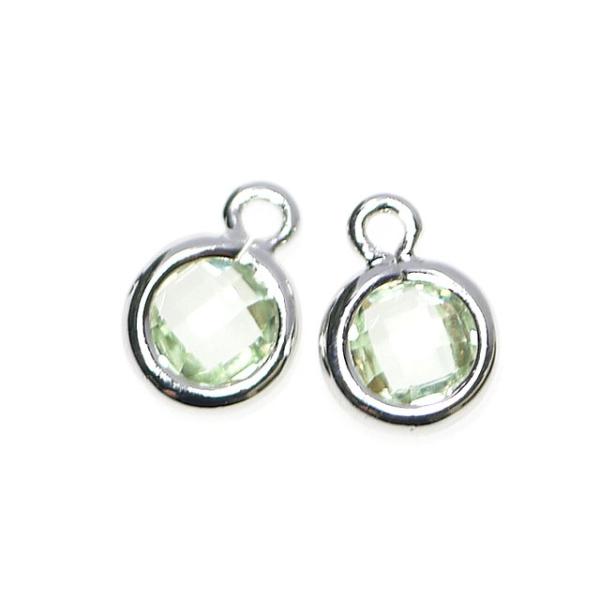 【シンプル！＆プチサイズのガラスチャーム】シンプルな円形の淵に囲まれたミントグリーンカラーガラスGlassシルバーチャーム、ペンダントです。上部のカン（内径：約1.0mm）にピアスフック、紐、チェーンなどを通してお使いいただけます。*類似品...