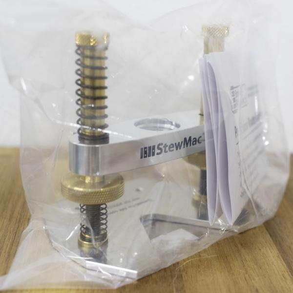 Stewmac社より到着後　未使用品です。初期キズ等ございます。Installation is easy.Simply unscrew the threaded plastic collar on the nose of the Dreme...