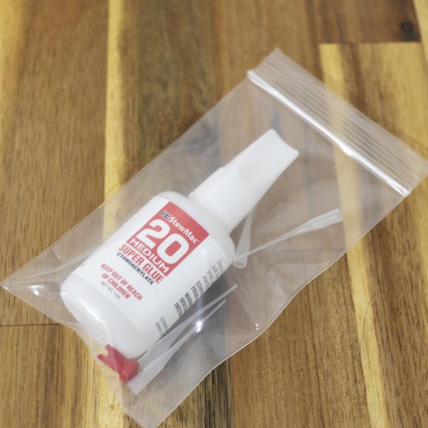 StewMac Super Glue スーパーグルー　接着剤です。未開封（チャック付きの袋のため、厳密には封はされていませんが、当店では開封していません）
