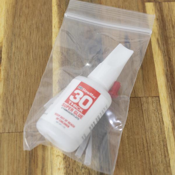 StewMac Super Glue スーパーグルー　接着剤です。未開封（チャック付きの袋のため、厳密には封はされていませんが、当店では開封していません）