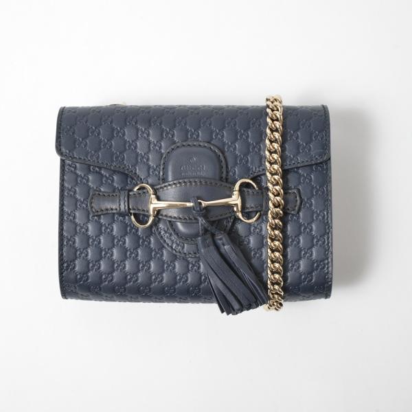 グッチシマチェーンショルダーバッグ  GUCCI 449636 ネービーグッチシマのマイクロ柄が施された、シンプルで上品なショルダーバッグです。職人による丁寧な縫製で、高級感溢れる仕上がりになっています。チェーンのグッチシマ柄がアクセントに...