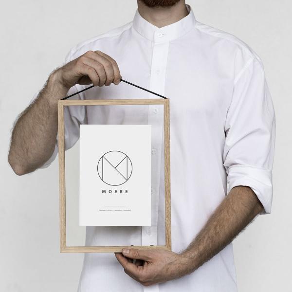 額縁 ポスターフレーム 壁掛け 写真 ポスター 北欧＜ ムーベ  フレーム A4 MOEBE FRAME OAK オーク ナチュラル ＞商品詳細【サイズ】H31.7 x L23.2 x W1.2 cm【カラー】オーク(ナチュラル)【重　量】...