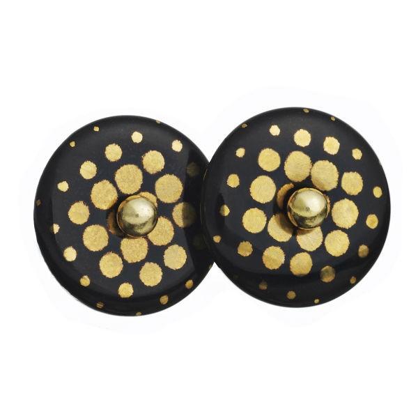 【カラー】ゴールド／ブラック【サイズ】直径：約8mm【材　質】磁器　ステアリングシルバー925 18Kメッキ 【生産国】デンマーク【ブランド】Scherning/シェアニング■ギフトボックスに入れてお届け致します。（ファッション > ...