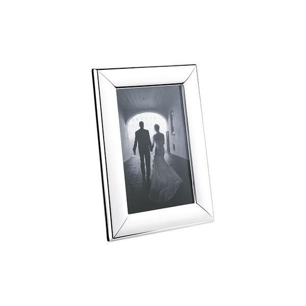 GEORG JENSEN MODERNシリーズ：マンハッタンサイズ：約W150×D120×H200mm(写真サイズ/100×150mm)材　質：ステンレス鋼(ミラー仕上げ)、, プラスティックセット内容：写真たて × 1輸入元：株式会社 ジ...