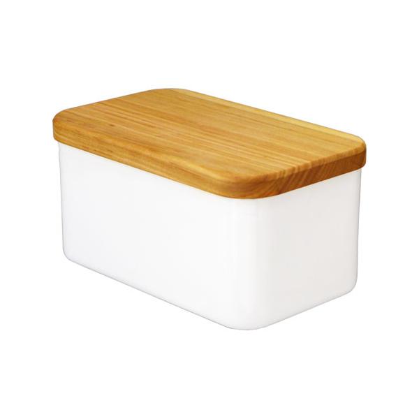 サイズ：約W157×D97×H81mm重量： 約490g本体材質：ホーロー用鋼板(0.6mm)/表面琺瑯加工、天然木(サクラ)セット内容：蓋付きバターボックス × 1原産国：日本製(Made in Japan)製造販売元：野田琺瑯株式会社※...