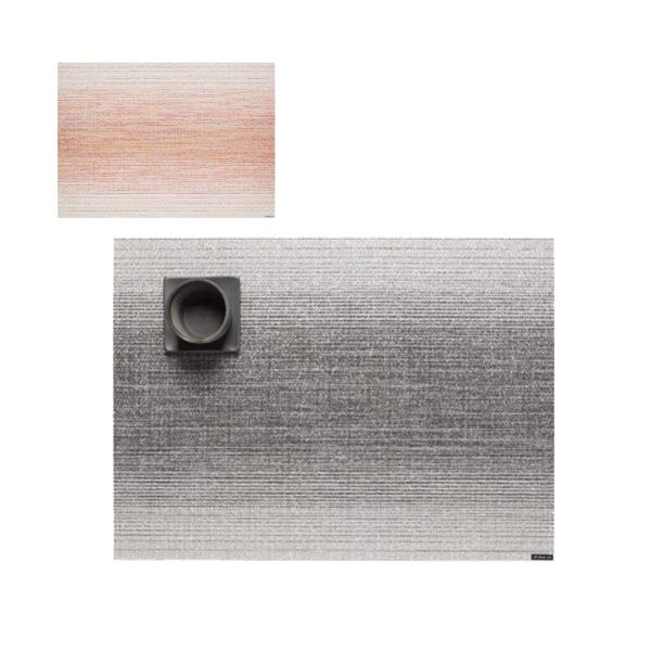 グラデーションの濃淡が美しいシリーズです。和にも洋にもよく馴染み、テーブルの雰囲気をワンランクアップさせて、華やかに演出します。chilewich Ombre材　質：塩化ビニル樹脂70％ ポリエステル30%サイズ：約360×480mm米国製...