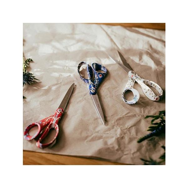 Iittala x FISKARSシリーズ：タイカデザイン：クラウス・ハーパニエミサイズ：約W80×H215mm、刃渡り 95mm材　質：刃(18-10ステンレス鋼)、持ち手(ABS樹脂)セット内容：ハサミ × 1原産国：フィンランド製(M...